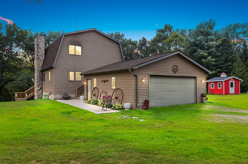 N6891 Finley Court, Shawano, WI 54166 | Badger Skytography | Tour