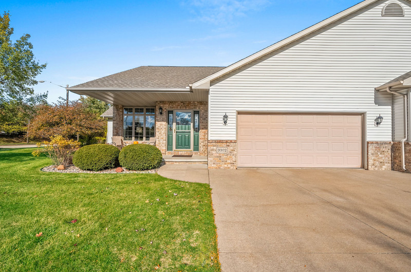 3302 East Fallcreek Lane, Appleton, WI 54913 | Badger Skytography | Tour