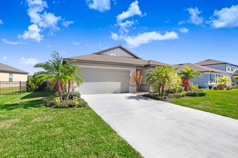 11604 Armada Way, Parrish, FL 34219 | Aryelle Monique Photography | Tour