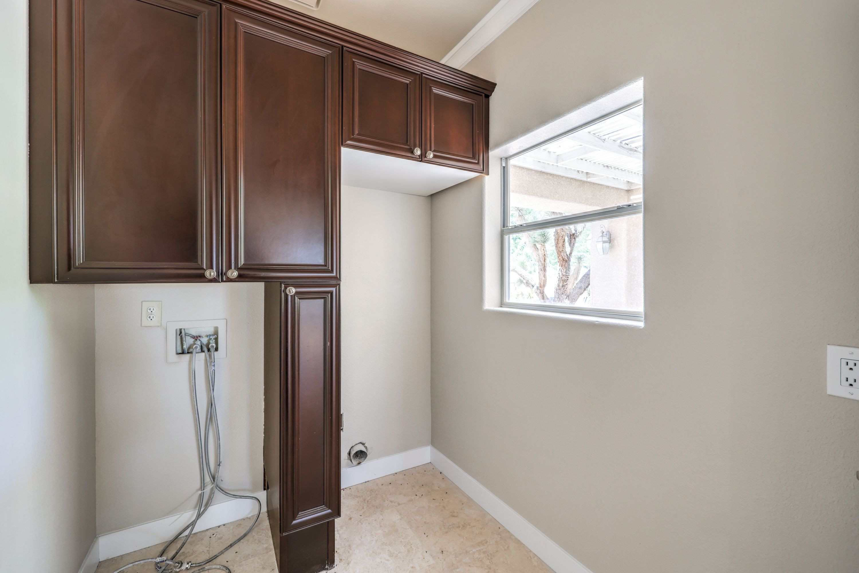 4813 West Richmar Avenue, Las Vegas, NV 89139 | Neon Sun Photography | Tour