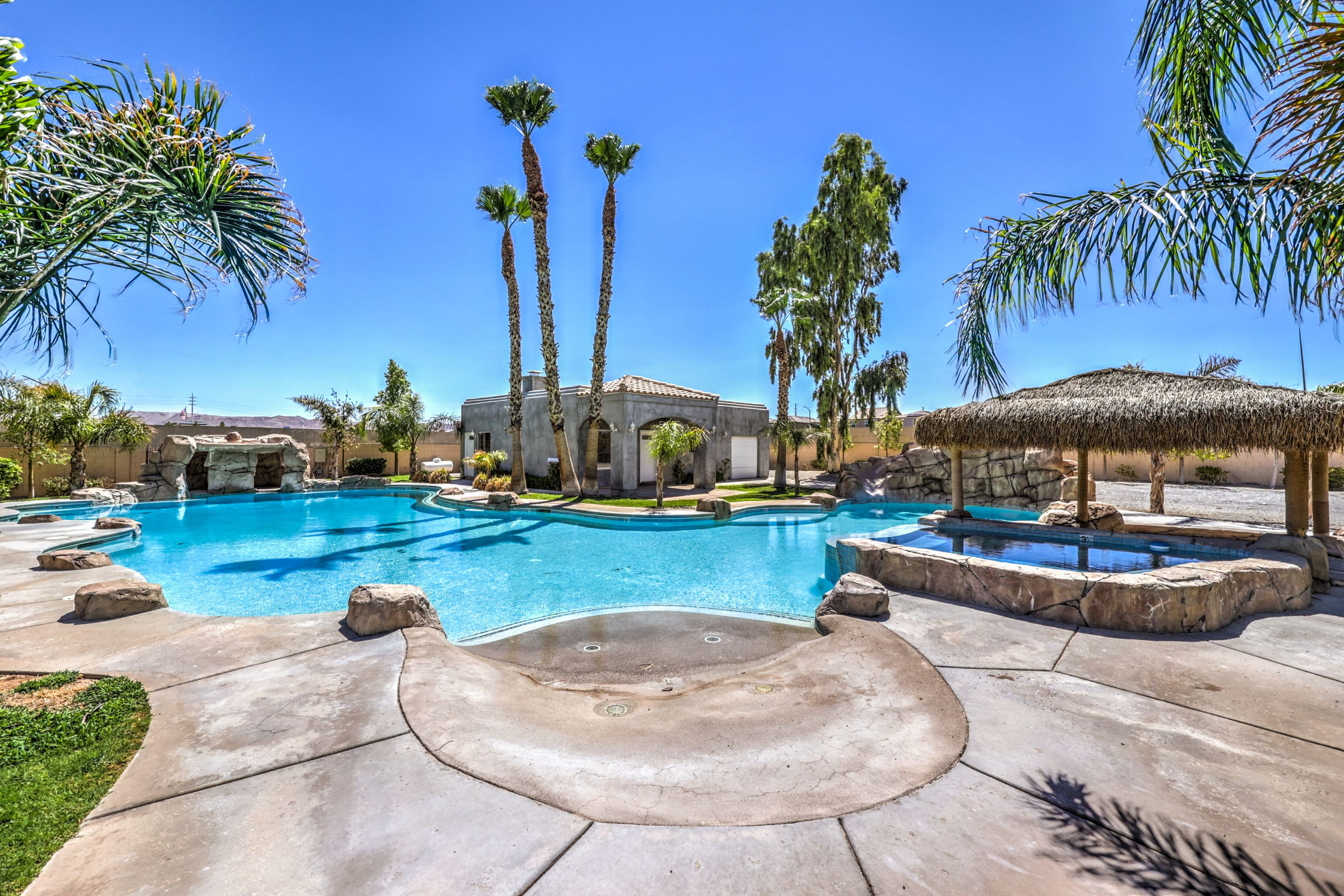 4813 West Richmar Avenue, Las Vegas, NV 89139 | Neon Sun Photography | Tour