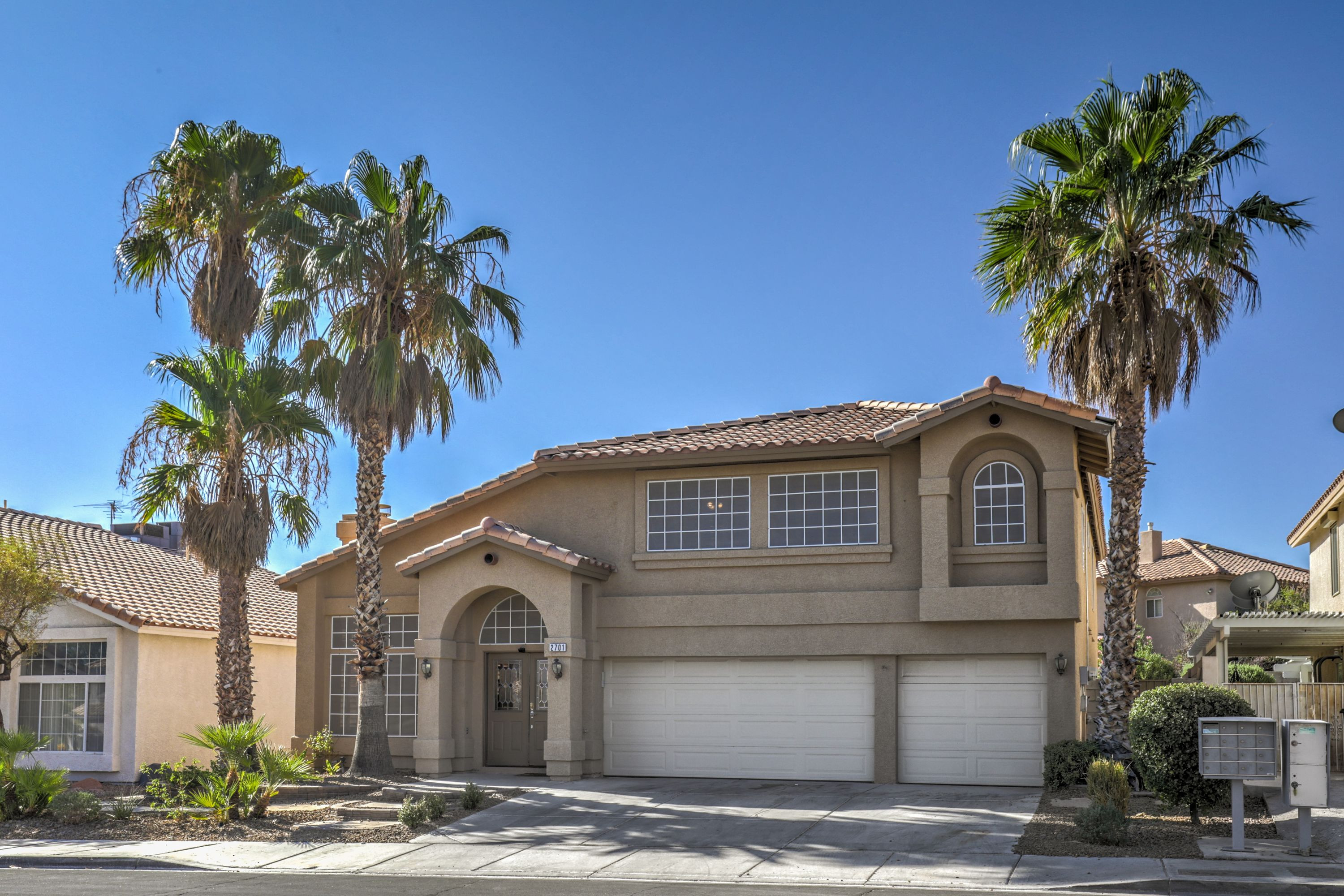 2701 Pala Dura Drive, Henderson, NV 89074 | Neon Sun Photography | Tour