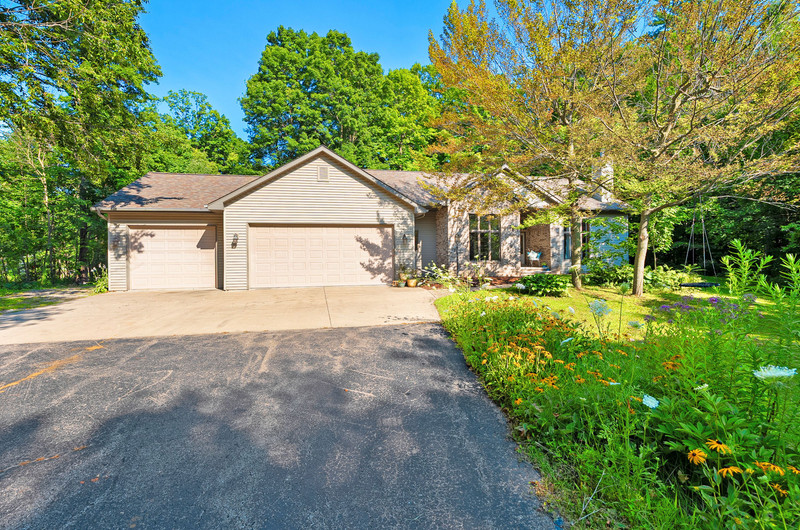 N3880 Anita Wieckert Road, Appleton, WI 54913 | Badger Skytography | Tour